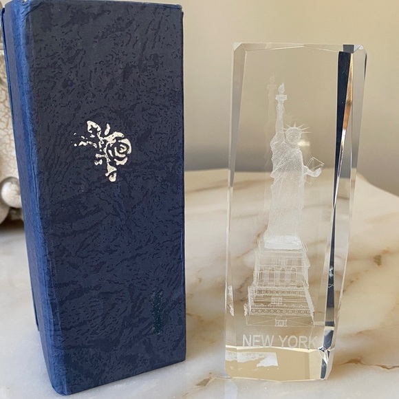 Art | Statue Of Liberty New York Glass Etching Piece With Blue ...